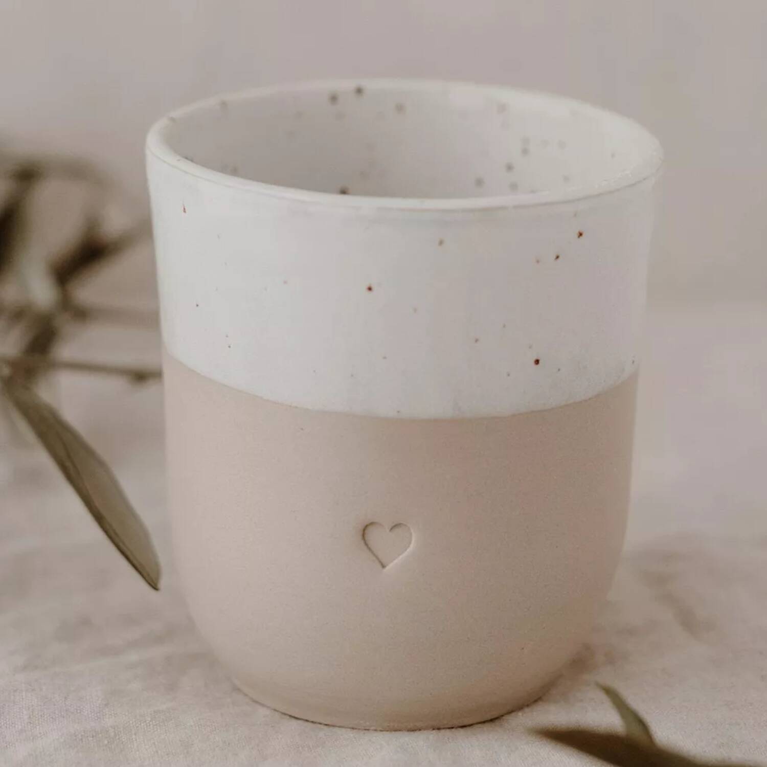 Eulenschnitt Becher mit Herz Prägung handgearbeitet